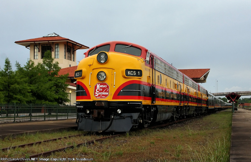 KCS business train at Union Station